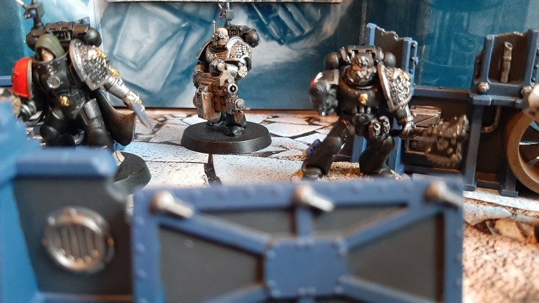 Bookclubbing – Horus Rising – The Horus Heresy – Review – Bits & Pieces